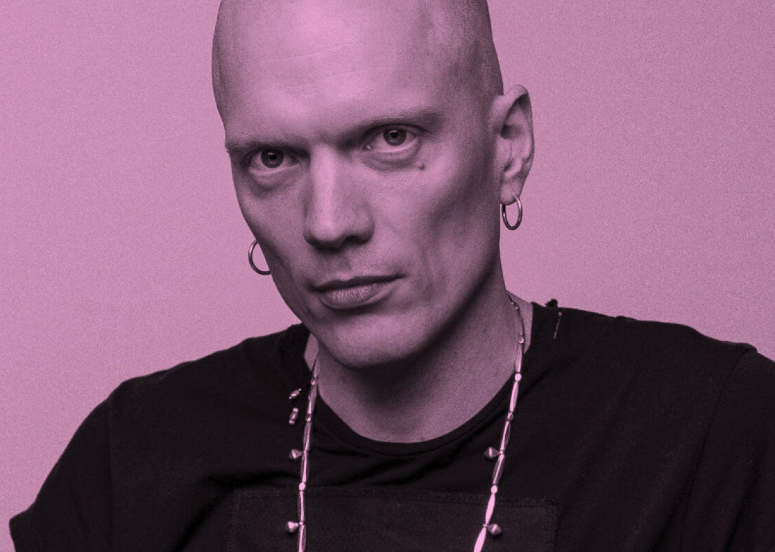 ...exploring the performativity of the space-time-body relationship in music as a live act...